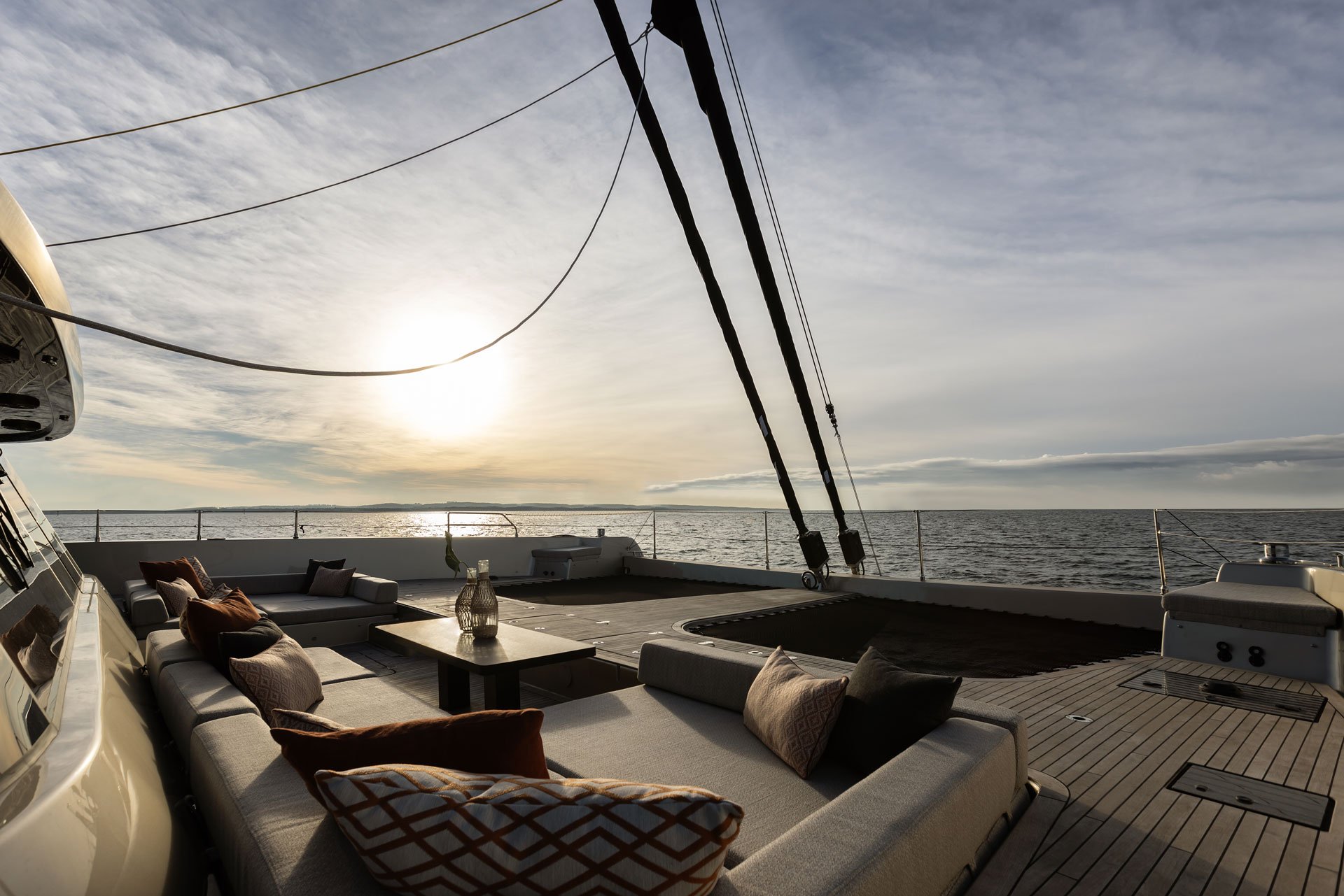 Yacht OTOCTONE, Sunreef Eco | CHARTERWORLD Luxury Superyacht Charters